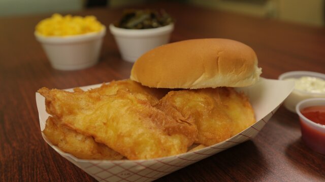 Watch Bizarre Foods: Delicious Destinations Pittsburgh S4 E10 | DIRECTV.