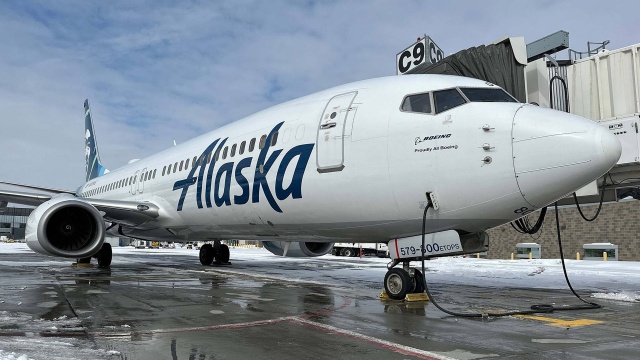 Watch Ice Airport Alaska Crisis at Crooked Creek S4 E3 | DIRECTV.