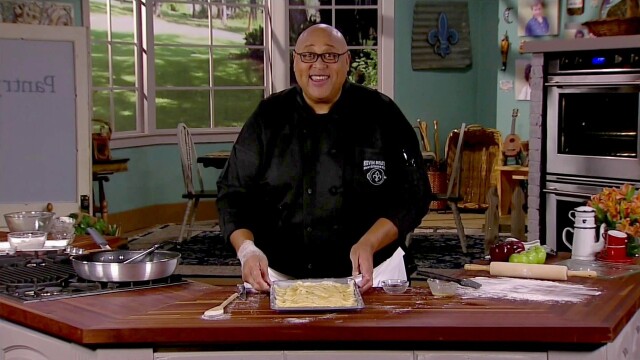 Watch Kevin Belton's New Orleans Kitchen Mama's Desserts S1 E22 | DIRECTV.