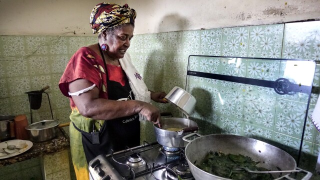 Watch Anthony Bourdain: Parts Unknown Minas Gerais, Brazil S8 E7 | DIRECTV.