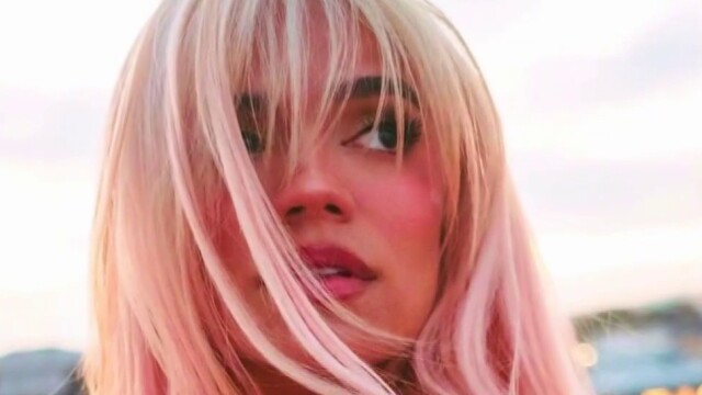 Watch En casa con Telemundo Karol G marca un nuevo capítulo S2024 E247 | DIRECTV