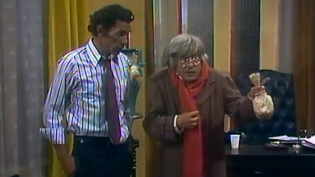 Watch El Chapulín Colorado El terrible doctor Chapatín S1 E13 | DIRECTV.