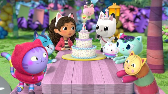 Watch Gabby's Dollhouse Pandy's Birthday S2 E8 | DIRECTV.