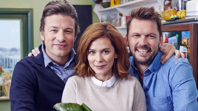 Watch Jamie & Jimmy's Food Fight Club Anna Friel S3 E6 | DIRECTV