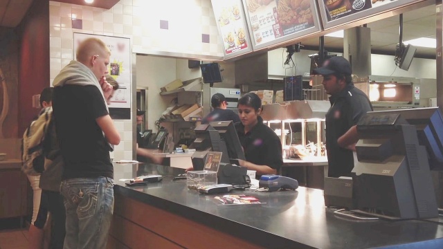 Watch Customer Wars Customer Support S3 E7 | DIRECTV.