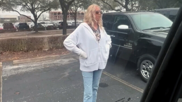 Watch Customer Wars Can't Fight This Ceiling S3 E1 | DIRECTV.