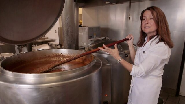 Watch Bizarre Foods: Delicious Destinations Cincinnati S10 E6 | DIRECTV.