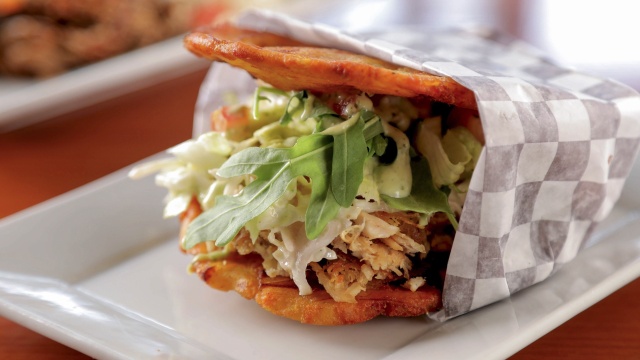 Watch Diners, Drive-Ins and Dives Southern, Western and North of the ...