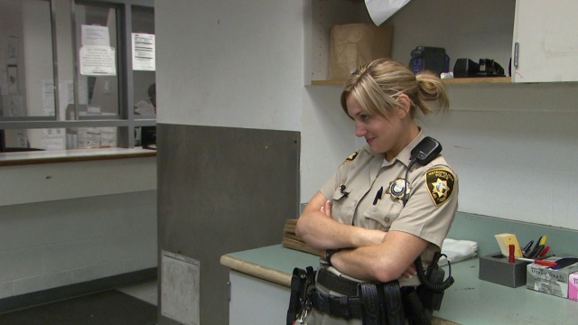 Watch Las Vegas Jailhouse Under Mom's Thumb S4 E9 | TV Shows | DIRECTV