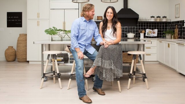 Watch Fixer Upper A Downtown Loft Challenge for Chip and Jo S5 E15 | TV ...