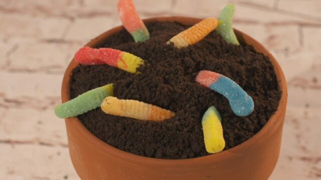 Watch Unwrapped 2.0 Freaky Flavors S3 E8 | TV Shows | DIRECTV