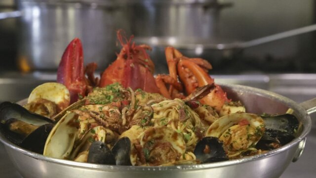 Watch Man's Greatest Food Italian S4 E13 | TV Shows | DIRECTV