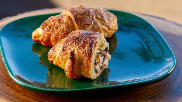 Watch Guy's Ranch Kitchen Luxe on a Dime S6 E10 | TV Shows | DIRECTV