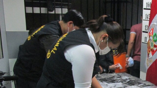 Watch To Catch a Smuggler: Peru Drugs and Dominoes S1 E6 | TV Shows ...