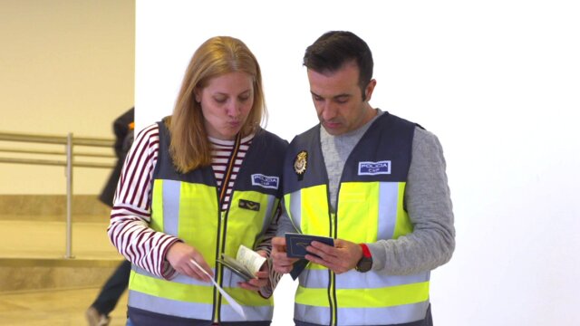 Watch To Catch a Smuggler: Madrid Three the Hard Way S2 E1 | TV Shows ...