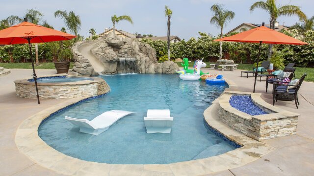 Watch Supersize My Pool Mountain of a Makeover S1 E1 | TV Shows | DIRECTV