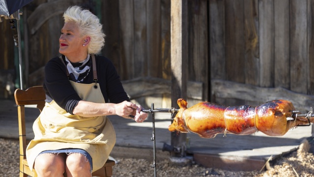 Watch BBQ Brawl Live Fire, Live Wire S4 E6 | TV Shows | DIRECTV