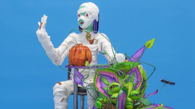 Watch The Big Bake Halloween: Scary Salon S4 E3 | TV Shows | DIRECTV