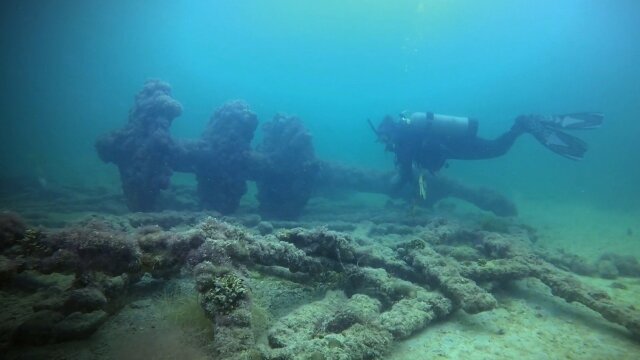 Watch Mysteries of the Deep Shipwreck Ghosts of Mexico S2 E3 | TV Shows ...