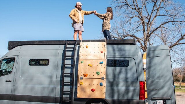 Watch Van Go Book on Wheels S2 E6 | TV Shows | DIRECTV