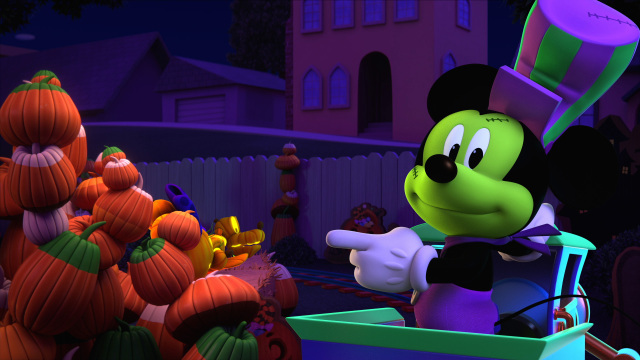Watch Me & Mickey Halloween Train Ride S2023 E33 | TV Shows | DIRECTV