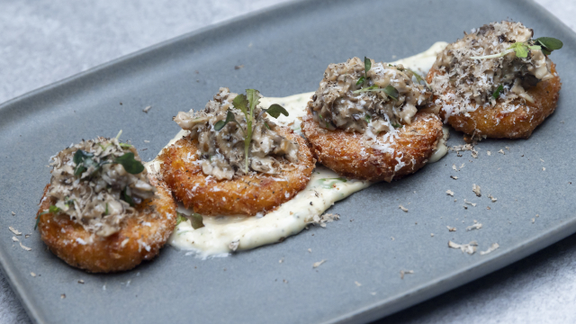 Watch Bobby's Triple Threat Titans vs Kelvin Fernandez S2 E6 | TV Shows | DIRECTV