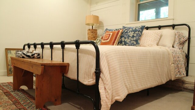 Watch The Williams Family Cabin Backstage Bunk Room S1 E4 | TV Shows ...