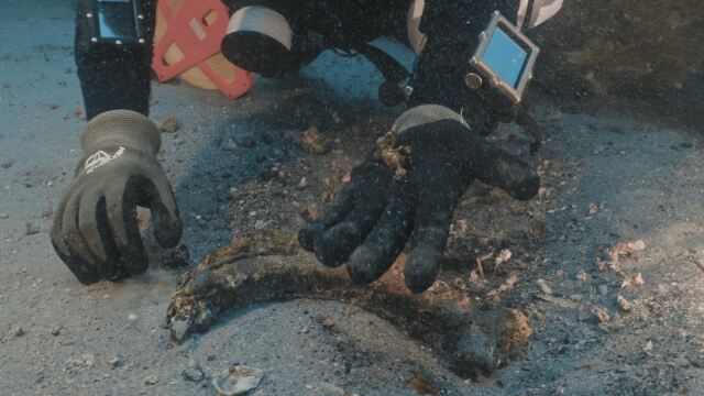 Watch The Bermuda Triangle: Into Cursed Waters Bermuda Triangle's First ...