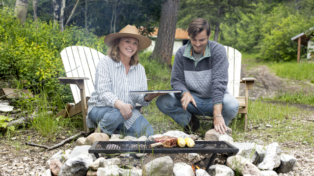 Watch The Mountain Kitchen Cowboy Steak Cookout for a City Guy S1 E8 ...