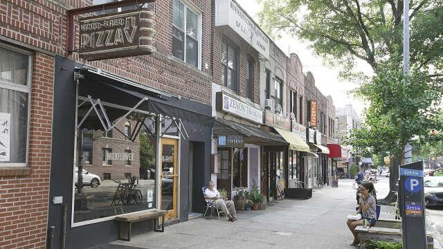 Watch Bizarre Foods: Delicious Destinations Queens S7 E2 | DIRECTV