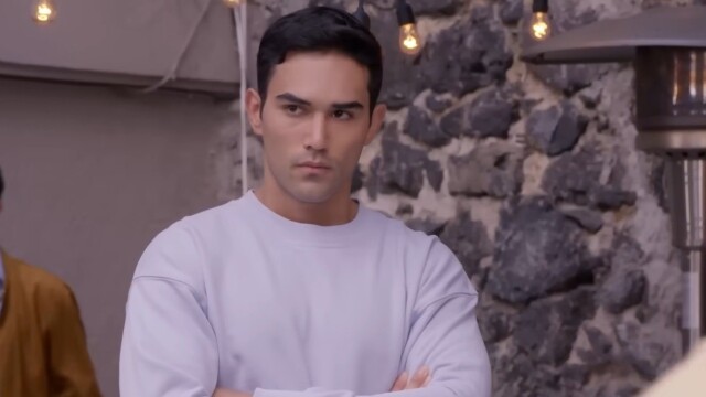 Watch Como dice el dicho Aunque arda la casa, que no se vea el humo S12 E80 | DIRECTV.