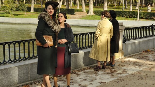 Watch El tiempo entre costuras El tiempo entre costuras S1 E11 | TV ...