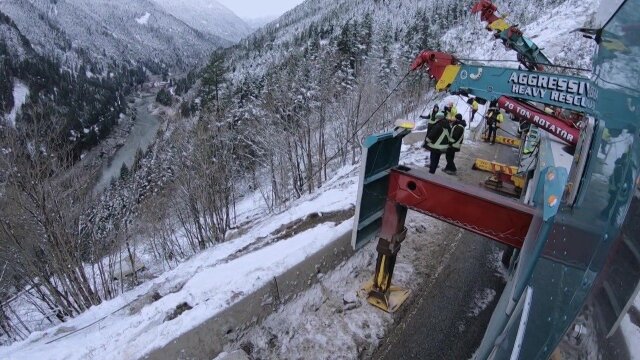 Watch Highway Thru Hell Hell In The Canyon S10 E17 | DIRECTV