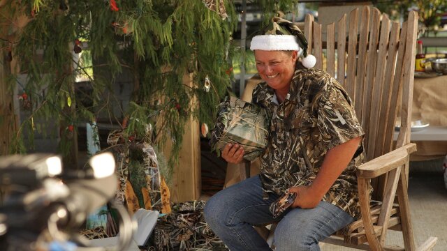 Watch Swamp Christmas Online Streaming | DIRECTV